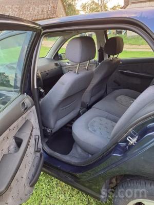 Zils Skoda Fabia 2003 Rīga, ar dzinēja tilpumu 1.90 L un nobraukumu 270 tūkst. km par 900 €, foto 10 vietnē AUTOMOTO.COM.LV