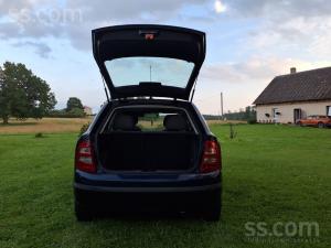 Zils Skoda Fabia 2003 Rīga, ar dzinēja tilpumu 1.90 L un nobraukumu 270 tūkst. km par 900 €, foto 12 vietnē AUTOMOTO.COM.LV