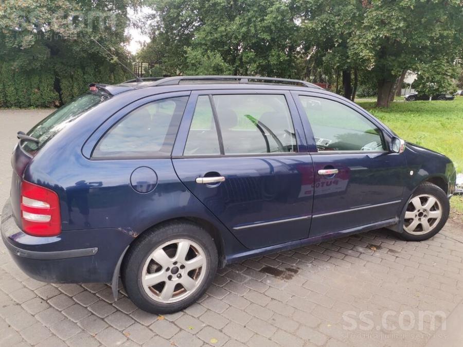 Blue Skoda Fabia 2003 in Riga, with an engine capacity of 1.90 L and mileage of 351 thousand km for 1300 €, photo 3 on AUTOMOTO.COM.LV