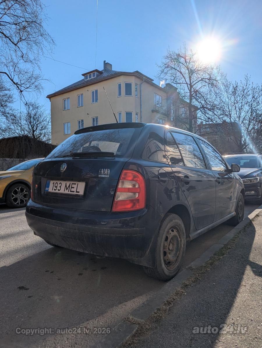 Zils Skoda Fabia 2004 Tallina, ar dzinēja tilpumu 1.20 L un nobraukumu 115 tūkst. km par 350 €, foto 3 vietnē AUTOMOTO.COM.LV