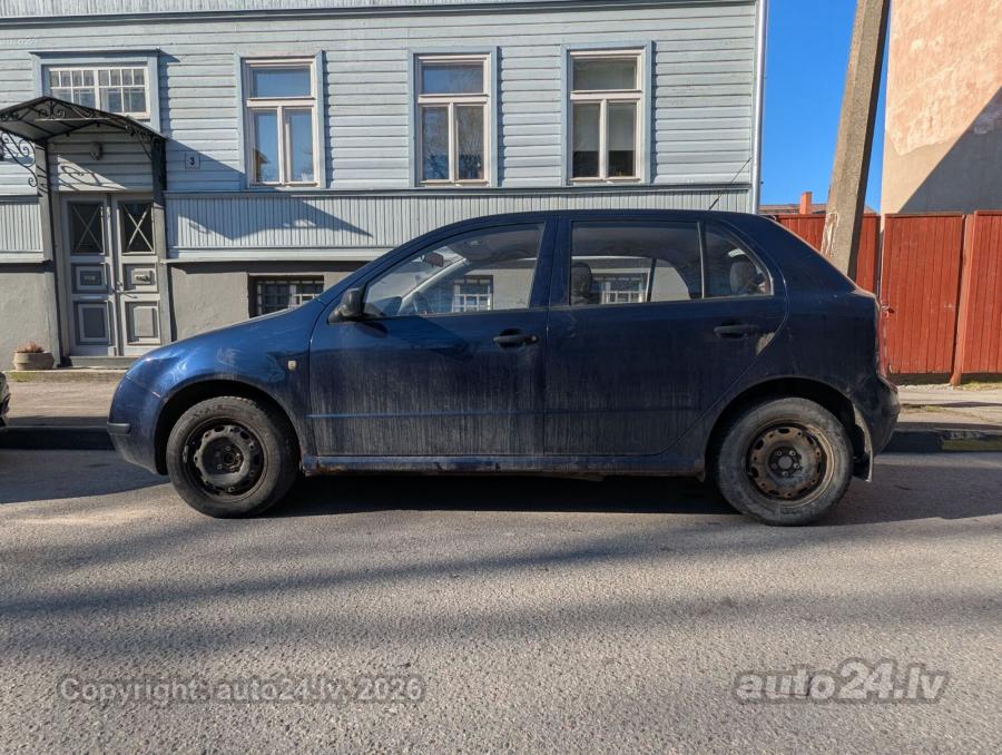 Zils Skoda Fabia 2004 Tallina, ar dzinēja tilpumu 1.20 L un nobraukumu 115 tūkst. km par 350 €, foto 7 vietnē AUTOMOTO.COM.LV