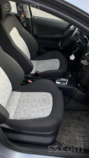 Zils Skoda Fabia 2004 Rīga, ar dzinēja tilpumu 1.40 L un nobraukumu 170 tūkst. km par 850 €, foto 4 vietnē AUTOMOTO.COM.LV