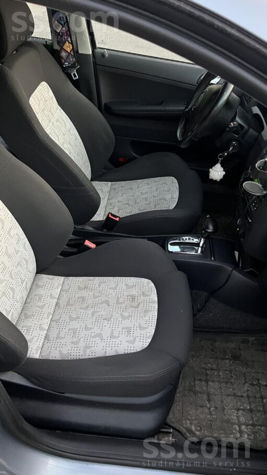 Zils Skoda Fabia 2004 Rīga, ar dzinēja tilpumu 1.40 L un nobraukumu 170 tūkst. km par 850 €, foto 4 vietnē AUTOMOTO.COM.LV