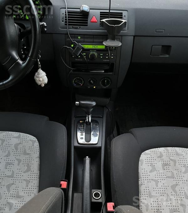 Blue Skoda Fabia 2004 in Riga, with an engine capacity of 1.40 L and mileage of 170 thousand km for 850 €, photo 6 on AUTOMOTO.COM.LV