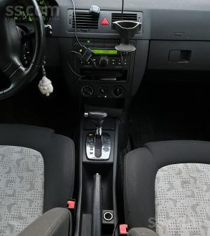 Zils Skoda Fabia 2004 Rīga, ar dzinēja tilpumu 1.40 L un nobraukumu 170 tūkst. km par 850 €, foto 7 vietnē AUTOMOTO.COM.LV