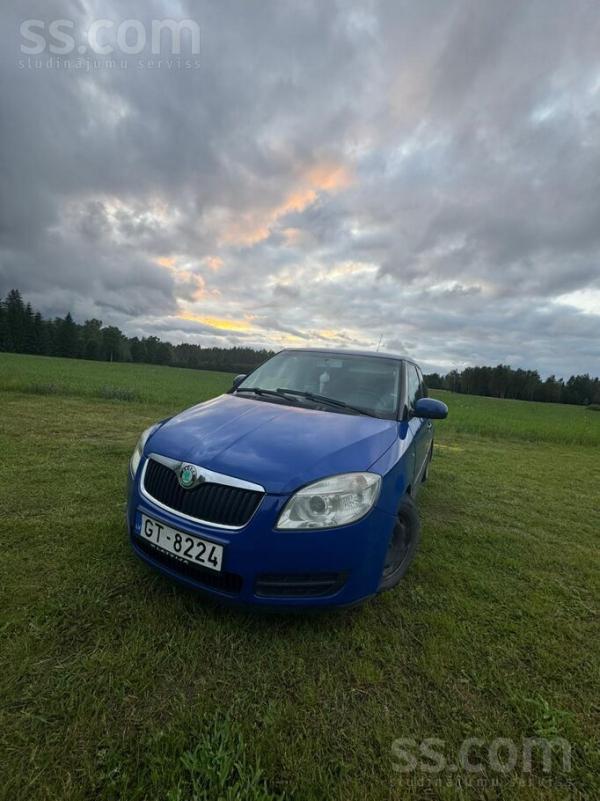 Zils Skoda Fabia 2007 Bauska, ar dzinēja tilpumu 1.40 L un nobraukumu 285 tūkst. km par 2500 €, foto 2 vietnē AUTOMOTO.COM.LV
