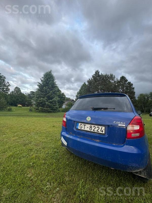 Zils Skoda Fabia 2007 Bauska, ar dzinēja tilpumu 1.40 L un nobraukumu 285 tūkst. km par 2500 €, foto 5 vietnē AUTOMOTO.COM.LV