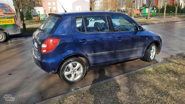 Blue Skoda Fabia 2007 in Siauliai, with an engine capacity of 1.40 L and mileage of 250 thousand km for 1145 €, photo 4 on AUTOMOTO.COM.LV