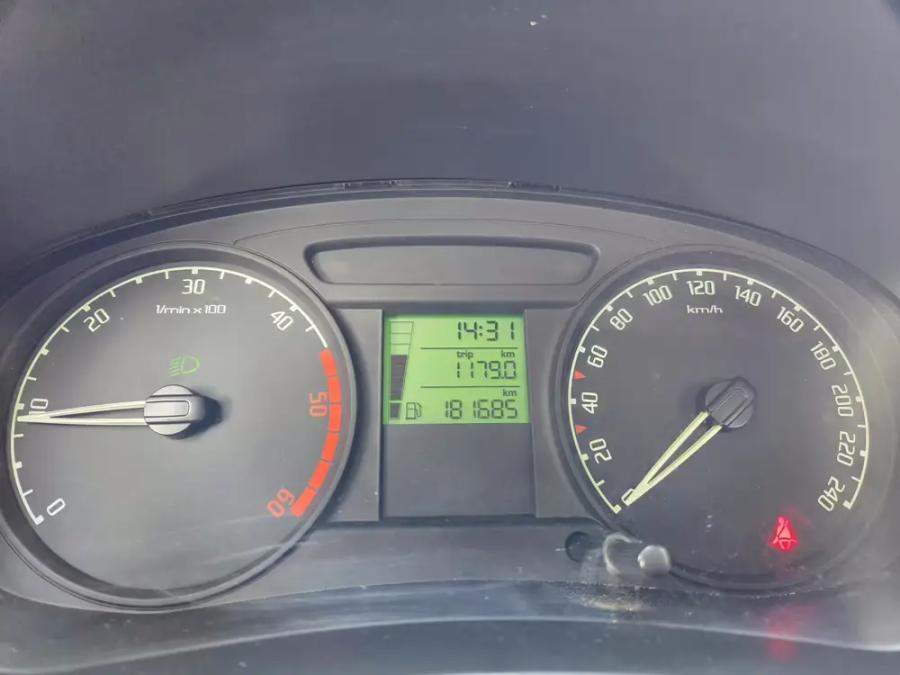Zils Skoda Fabia 2007 Jelgava, ar dzinēja tilpumu 1.40 L un nobraukumu 181 tūkst. km par 1700 €, foto 16 vietnē AUTOMOTO.COM.LV