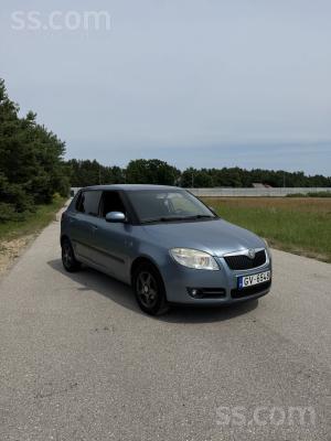 Zils Skoda Fabia 2007 Rīga, ar dzinēja tilpumu 1.40 L un nobraukumu 173 tūkst. km par 1850 €, foto 3 vietnē AUTOMOTO.COM.LV