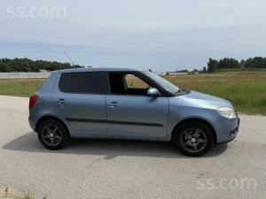 Zils Skoda Fabia 2007 Rīga, ar dzinēja tilpumu 1.40 L un nobraukumu 173 tūkst. km par 1850 €, foto 4 vietnē AUTOMOTO.COM.LV