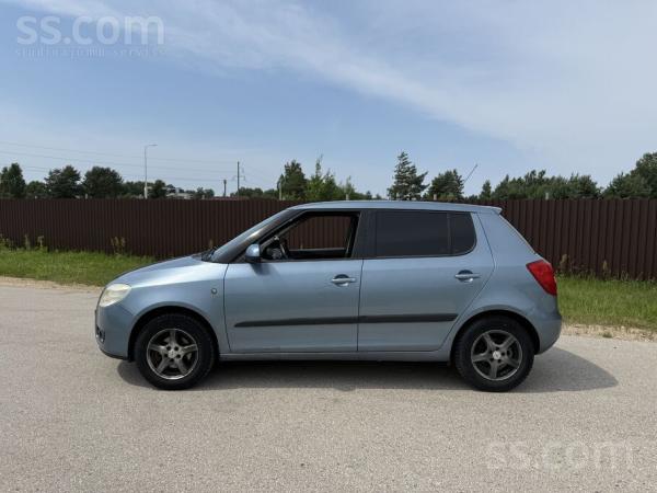 Blue Skoda Fabia 2007 in Riga, with an engine capacity of 1.40 L and mileage of 173 thousand km for 1850 €, photo 4 on AUTOMOTO.COM.LV