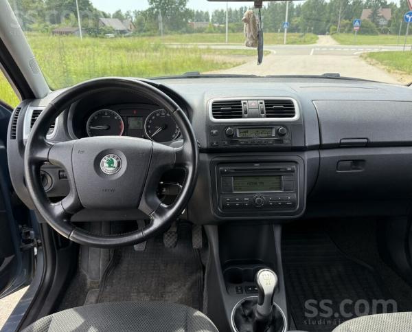 Blue Skoda Fabia 2007 in Riga, with an engine capacity of 1.40 L and mileage of 173 thousand km for 1850 €, photo 6 on AUTOMOTO.COM.LV