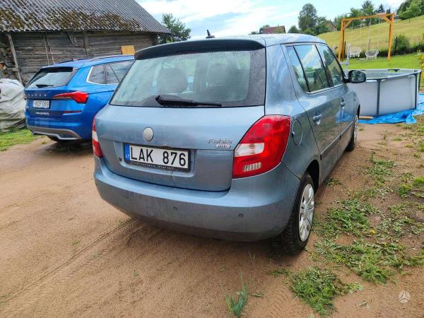 Zils Skoda Fabia 2007 Viļņa, ar dzinēja tilpumu 1.20 L un nobraukumu 287 tūkst. km par 850 €, foto 8 vietnē AUTOMOTO.COM.LV