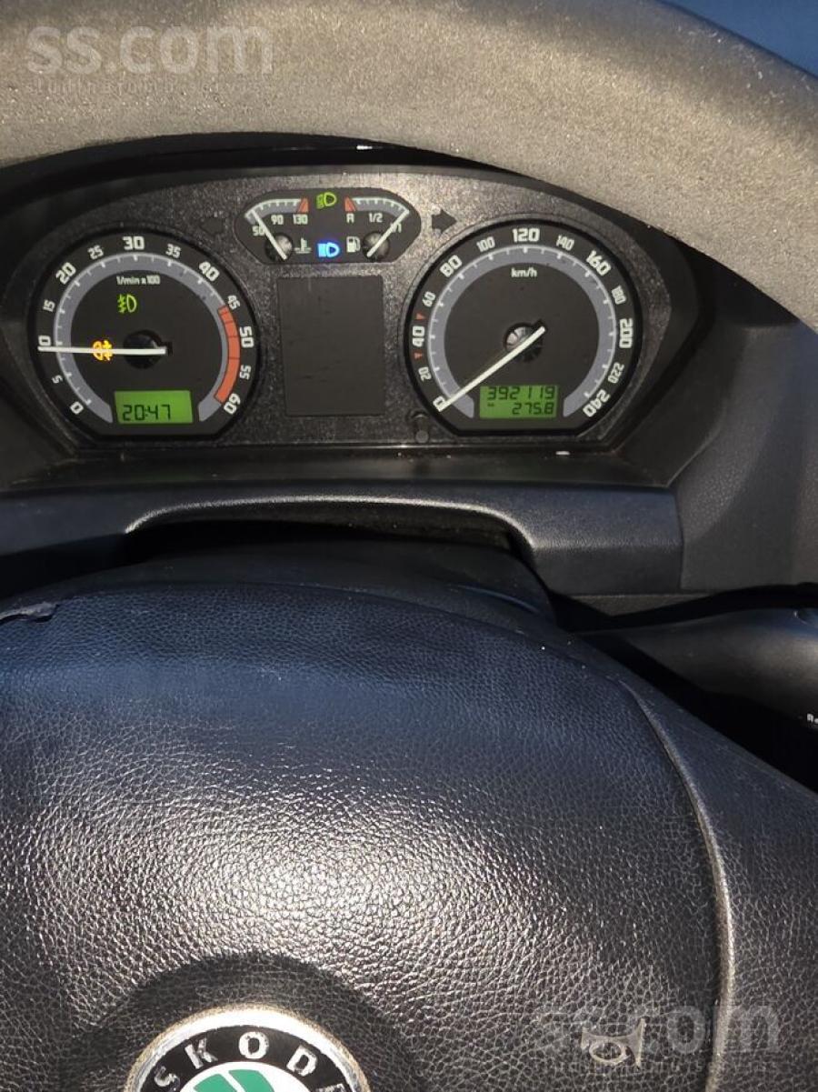 Zils Skoda Fabia 2007 Limbaži, ar dzinēja tilpumu 1.90 L un nobraukumu 392 tūkst. km par 1600 €, foto 9 vietnē AUTOMOTO.COM.LV