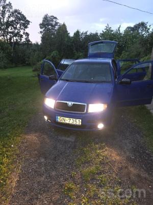 Zils Skoda Fabia 2007 Limbaži, ar dzinēja tilpumu 1.90 L un nobraukumu 392 tūkst. km par 1600 €, foto  vietnē AUTOMOTO.COM.LV