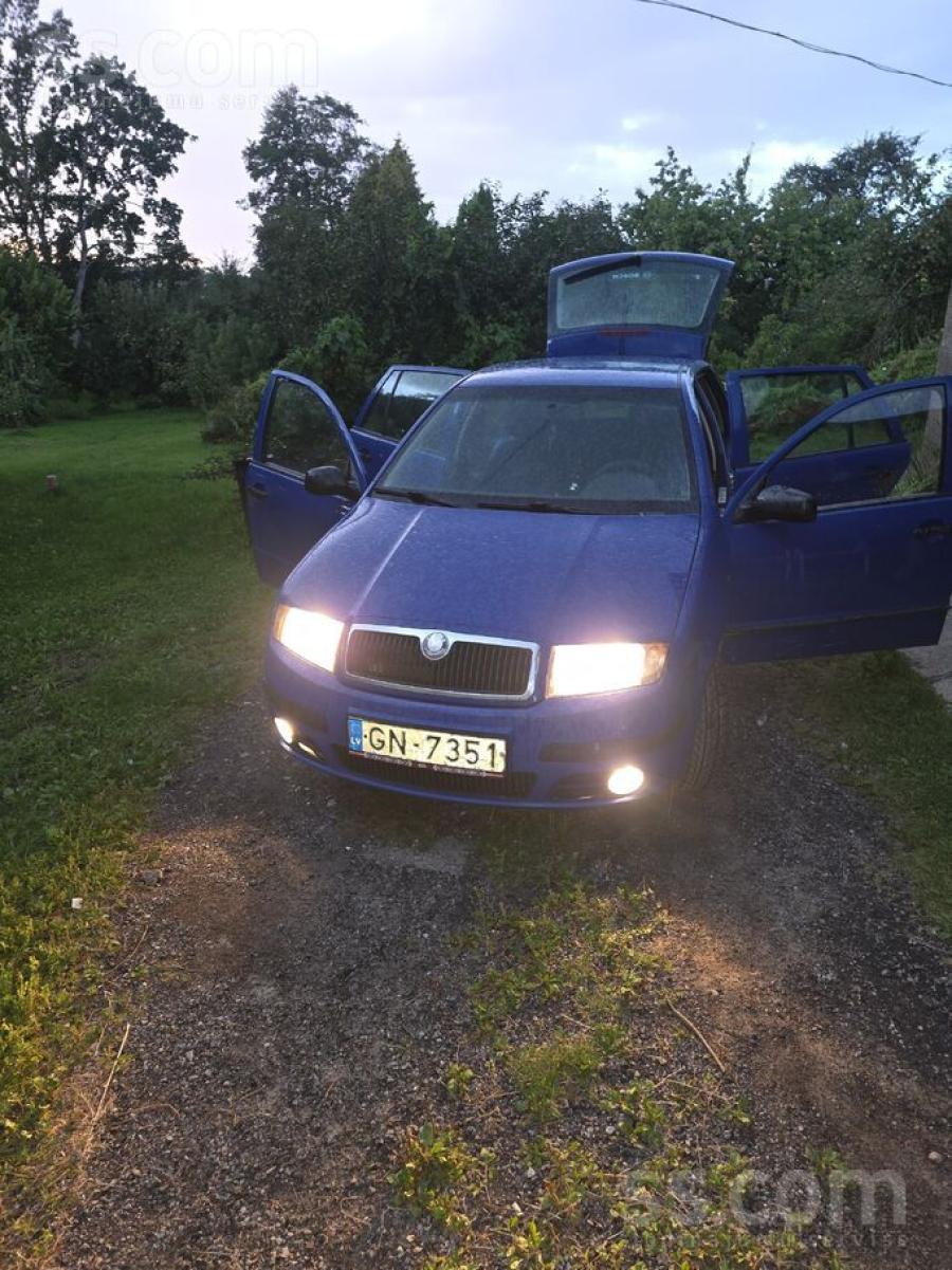 Zils Skoda Fabia 2007 Limbaži, ar dzinēja tilpumu 1.90 L un nobraukumu 392 tūkst. km par 1600 €, foto 1 vietnē AUTOMOTO.COM.LV