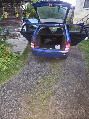 Zils Skoda Fabia 2007 Limbaži, ar dzinēja tilpumu 1.90 L un nobraukumu 392 tūkst. km par 1600 €, foto 3 vietnē AUTOMOTO.COM.LV