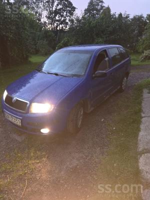 Zils Skoda Fabia 2007 Limbaži, ar dzinēja tilpumu 1.90 L un nobraukumu 392 tūkst. km par 1600 €, foto 7 vietnē AUTOMOTO.COM.LV
