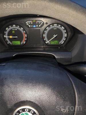 Zils Skoda Fabia 2007 Limbaži, ar dzinēja tilpumu 1.90 L un nobraukumu 392 tūkst. km par 1600 €, foto 8 vietnē AUTOMOTO.COM.LV
