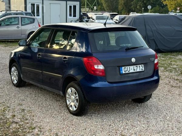 Zils Skoda Fabia 2007 Rīga, ar dzinēja tilpumu 1.40 L un nobraukumu 236 tūkst. km par 990 €, foto 4 vietnē AUTOMOTO.COM.LV