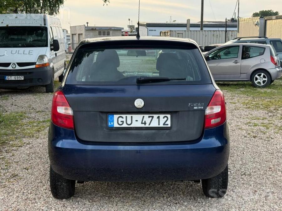 Zils Skoda Fabia 2007 Rīga, ar dzinēja tilpumu 1.40 L un nobraukumu 236 tūkst. km par 990 €, foto 6 vietnē AUTOMOTO.COM.LV