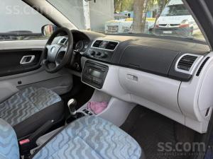 Zils Skoda Fabia 2007 Rīga, ar dzinēja tilpumu 1.40 L un nobraukumu 236 tūkst. km par 990 €, foto 10 vietnē AUTOMOTO.COM.LV