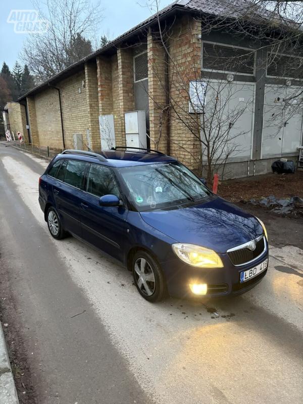 Blue Skoda Fabia 2008 in Vilnius, with an engine capacity of 1.90 L and mileage of 320 thousand km for 699 €, photo 2 on AUTOMOTO.COM.LV
