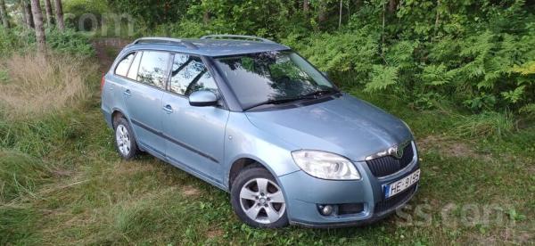 Zils Skoda Fabia 2008 Rīga, ar dzinēja tilpumu 1.40 L un nobraukumu 323 tūkst. km par 800 €, foto 1 vietnē AUTOMOTO.COM.LV