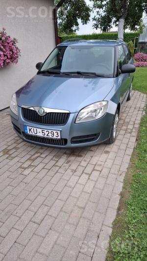 Zils Skoda Fabia 2008 Aizkraukle, ar dzinēja tilpumu 1.20 L un nobraukumu 237 tūkst. km par 950 €, foto  vietnē AUTOMOTO.COM.LV