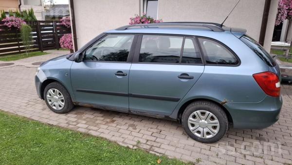 Blue Skoda Fabia 2008 in Aizkraukle, with an engine capacity of 1.20 L and mileage of 237 thousand km for 950 €, photo 2 on AUTOMOTO.COM.LV