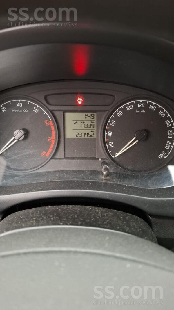 Blue Skoda Fabia 2008 in Aizkraukle, with an engine capacity of 1.20 L and mileage of 237 thousand km for 950 €, photo 6 on AUTOMOTO.COM.LV