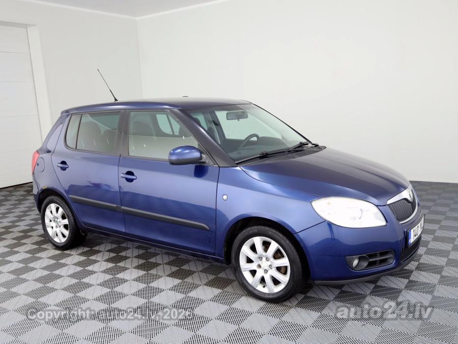 Blue Skoda Fabia 2008 in Tallinn, with an engine capacity of 1.60 L and mileage of 213 thousand km for 2499 €, photo 1 on AUTOMOTO.COM.LV