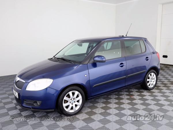 Blue Skoda Fabia 2008 in Tallinn, with an engine capacity of 1.60 L and mileage of 213 thousand km for 2499 €, photo 3 on AUTOMOTO.COM.LV