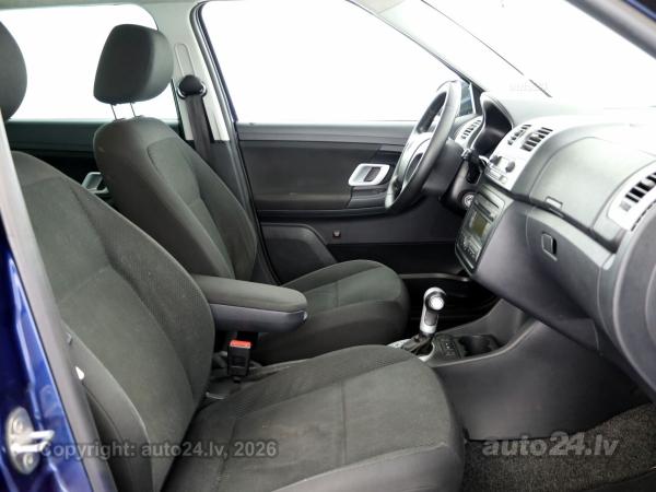 Blue Skoda Fabia 2008 in Tallinn, with an engine capacity of 1.60 L and mileage of 213 thousand km for 2499 €, photo 7 on AUTOMOTO.COM.LV