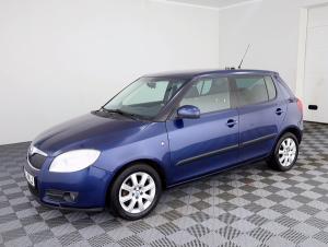 Blue Skoda Fabia 2008 in Tallinn, with an engine capacity of 1.60 L and mileage of 213 thousand km for 2499 €, photo 3 on AUTOMOTO.COM.LV