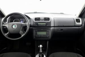 Blue Skoda Fabia 2008 in Tallinn, with an engine capacity of 1.60 L and mileage of 213 thousand km for 2499 €, photo 6 on AUTOMOTO.COM.LV