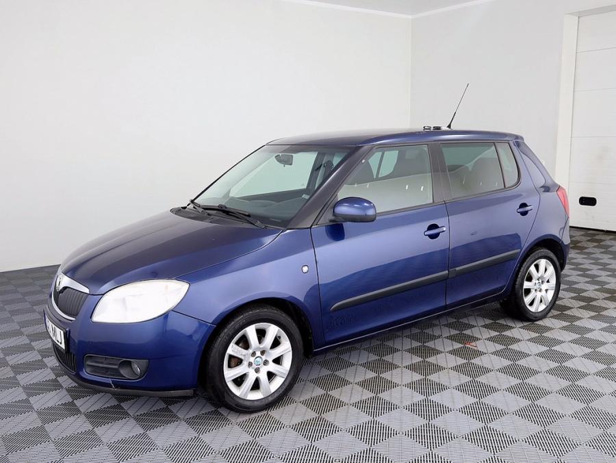 Blue Skoda Fabia 2008 in Tallinn, with an engine capacity of 1.60 L and mileage of 213 thousand km for 2499 €, photo 10 on AUTOMOTO.COM.LV