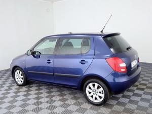Blue Skoda Fabia 2008 in Tallinn, with an engine capacity of 1.60 L and mileage of 213 thousand km for 2499 €, photo 12 on AUTOMOTO.COM.LV