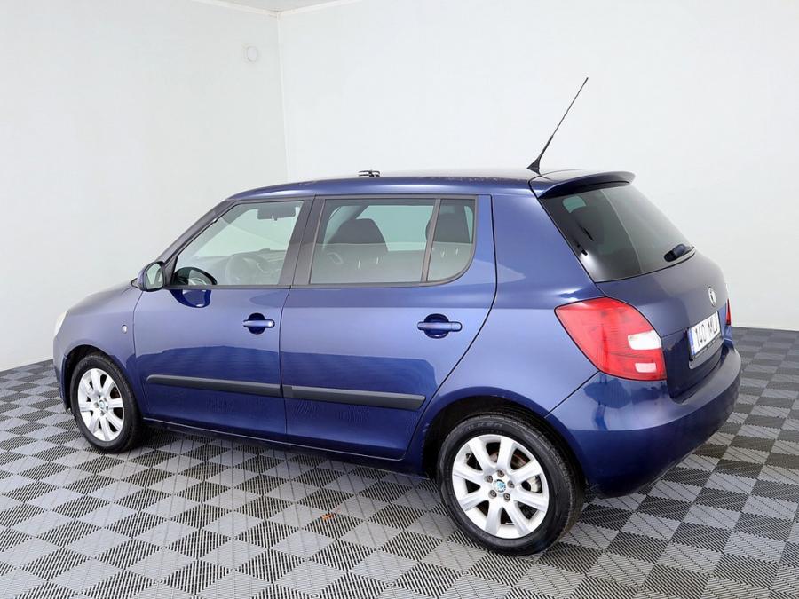Blue Skoda Fabia 2008 in Tallinn, with an engine capacity of 1.60 L and mileage of 213 thousand km for 2499 €, photo 12 on AUTOMOTO.COM.LV