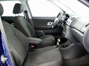 Blue Skoda Fabia 2008 in Tallinn, with an engine capacity of 1.60 L and mileage of 213 thousand km for 2499 €, photo 14 on AUTOMOTO.COM.LV