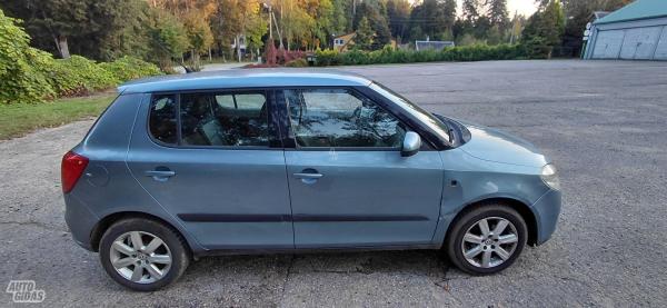 Шкода Фабия 2008 в Расейняй на AUTOMOTO.COM.LV Синий Шкода Фабия 2008 в Расейняй, объемом двигателя 1.40 л и пробегом 240 тыс. км за 950 €, фото 5 на AUTOMOTO.COM.LV