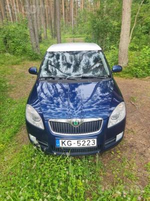 Zils Skoda Fabia 2009 Rīga, ar dzinēja tilpumu 1.90 L un nobraukumu 318 tūkst. km par 2800 €, foto 3 vietnē AUTOMOTO.COM.LV