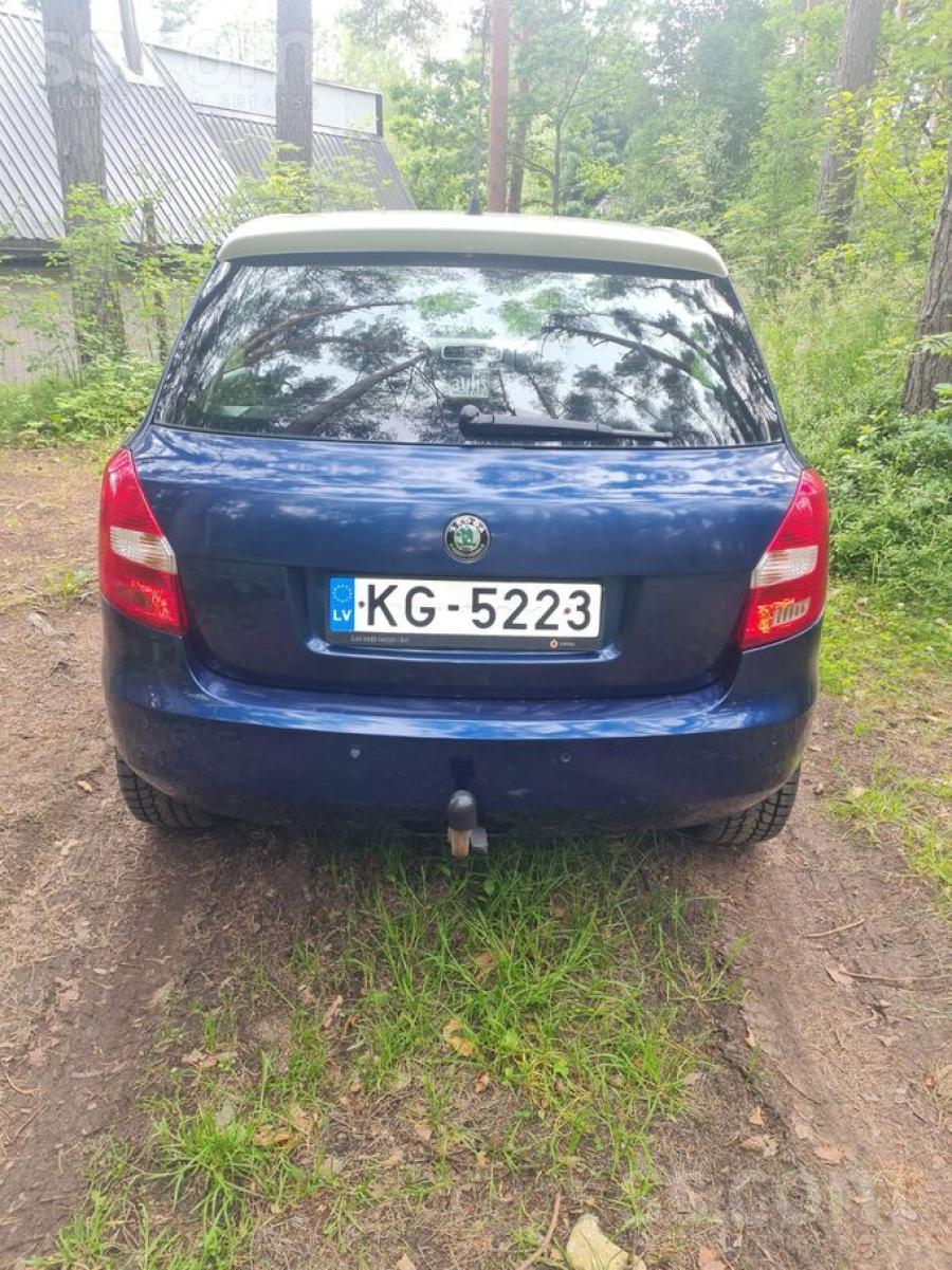 Zils Skoda Fabia 2009 Rīga, ar dzinēja tilpumu 1.90 L un nobraukumu 318 tūkst. km par 2800 €, foto 4 vietnē AUTOMOTO.COM.LV