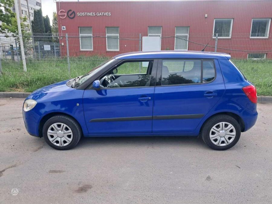 Zils Skoda Fabia 2009 Viļņa, ar dzinēja tilpumu 1.20 L un nobraukumu 118 tūkst. km par 2500 €, foto 1 vietnē AUTOMOTO.COM.LV