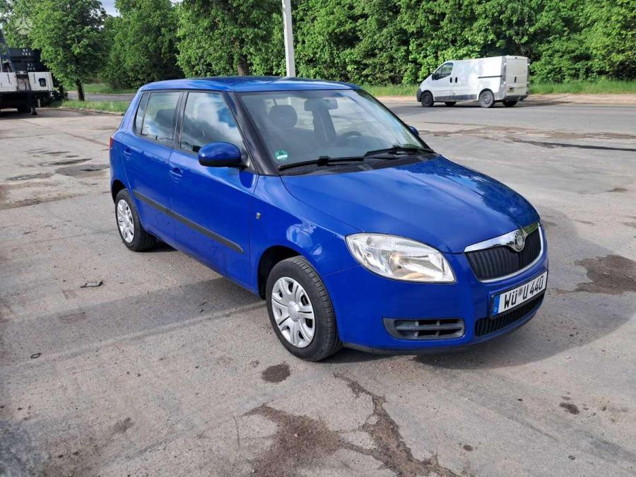 Zils Skoda Fabia 2009 Viļņa, ar dzinēja tilpumu 1.20 L un nobraukumu 118 tūkst. km par 2500 €, foto 3 vietnē AUTOMOTO.COM.LV