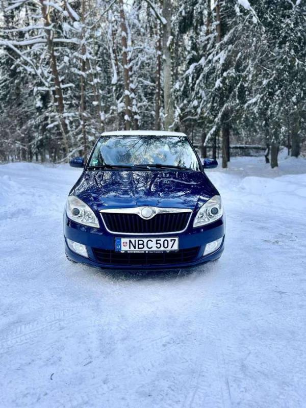 Zils Skoda Fabia 2010 Kauņa, ar dzinēja tilpumu 1.20 L un nobraukumu 375 tūkst. km par 3199 €, foto 2 vietnē AUTOMOTO.COM.LV