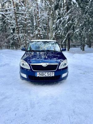 Blue Skoda Fabia 2010 in Kaunas, with an engine capacity of 1.20 L and mileage of 375 thousand km for 3199 €, photo 2 on AUTOMOTO.COM.LV