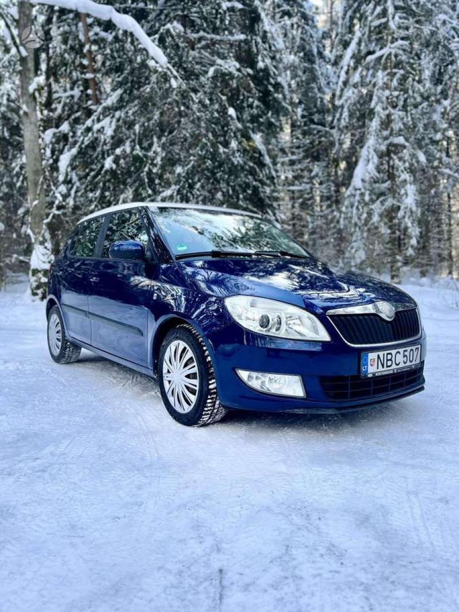 Blue Skoda Fabia 2010 in Kaunas, with an engine capacity of 1.20 L and mileage of 375 thousand km for 3199 €, photo 3 on AUTOMOTO.COM.LV