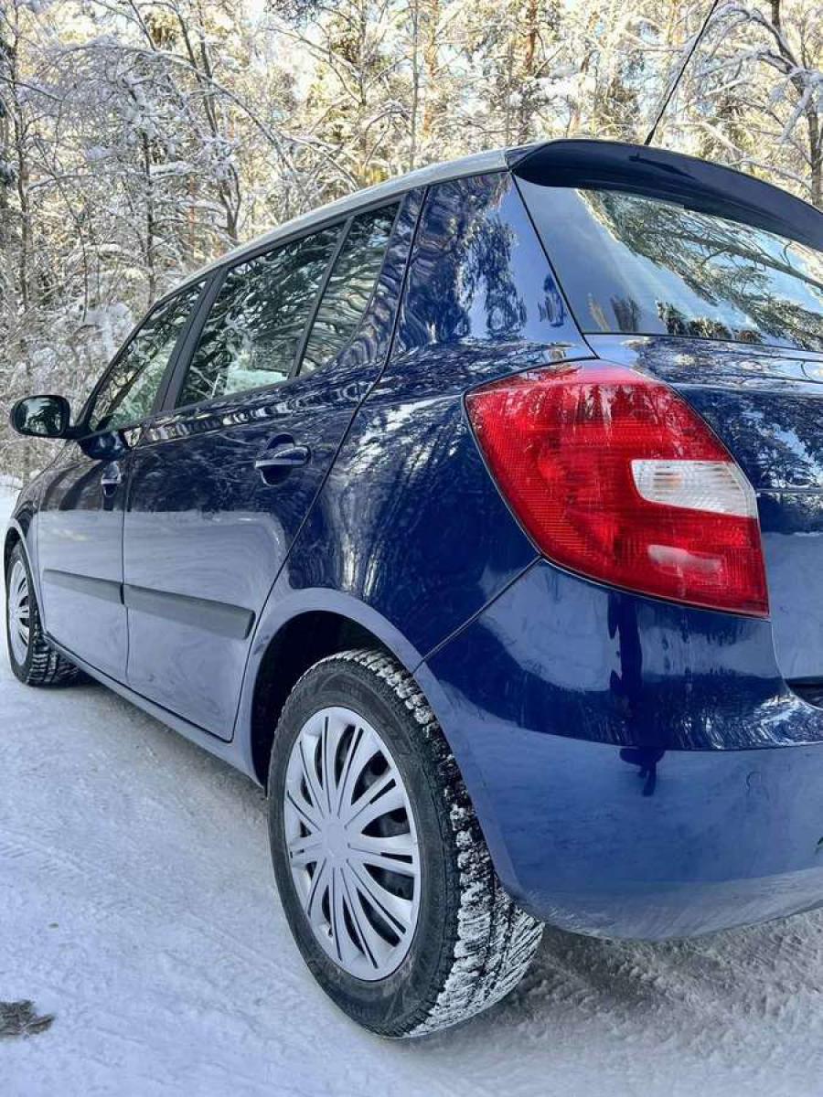 Blue Skoda Fabia 2010 in Kaunas, with an engine capacity of 1.20 L and mileage of 375 thousand km for 3199 €, photo 12 on AUTOMOTO.COM.LV